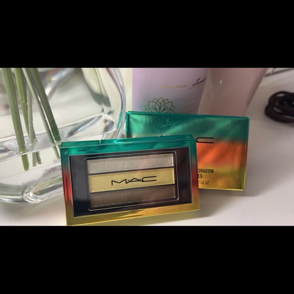MAC Cosmetics | Makeup | Mac Cosmetics Veluxe Pearlfusion Shadow | Poshmark